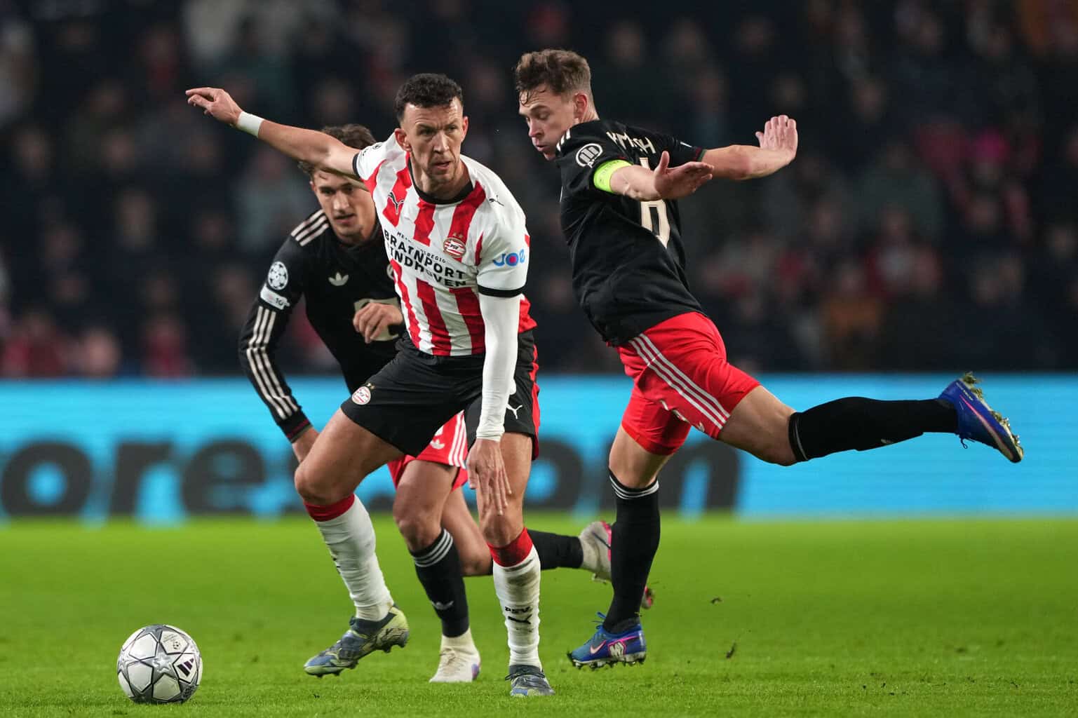 Musiala trifft bei Startelf-Comeback: Bayern nimmt die Hürde PSV und ...
